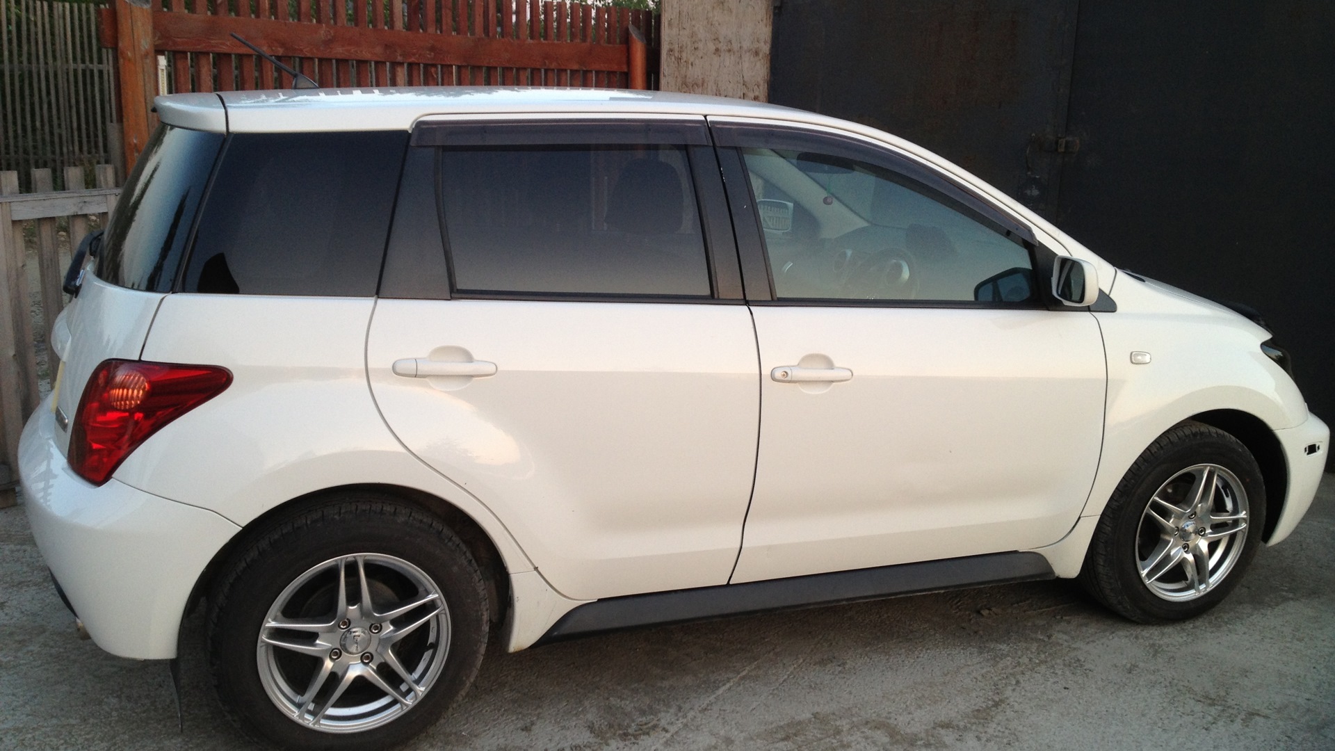 Toyota ist (1G) 1.3 бензиновый 2002 | на DRIVE2