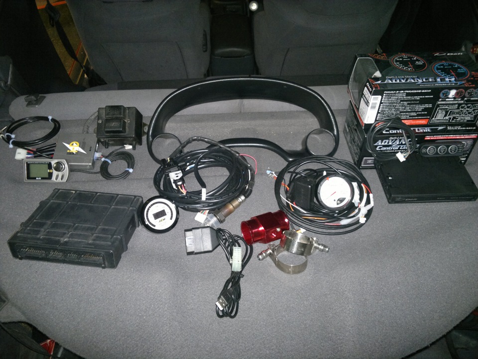 Ништячки — ШПЛ, датчик буста, буст-контроллер, ECU evo8, EvoScan 1.3U ...