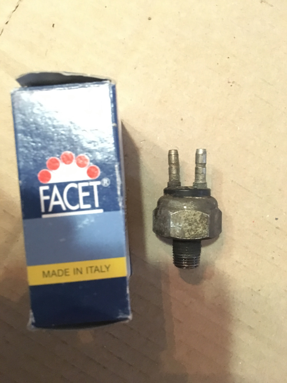 Замена Выключателя стоп-сигнала ВК12Б на Facet 7.1102 — ГАЗ 24, 2,4 л ...