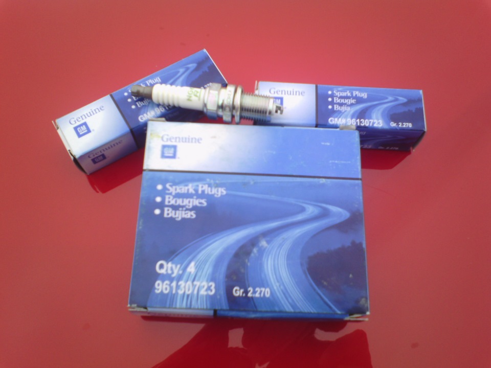 Замена прокладки клапанной крышки, свечей зажигания — Chevrolet Lacetti ...