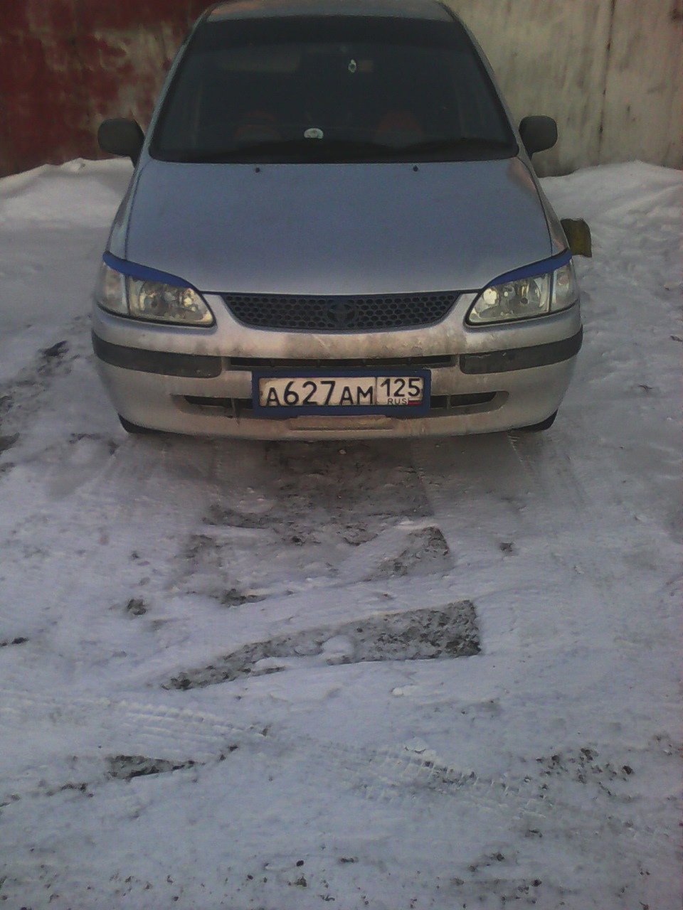 покраска некоторых деталей — Toyota Corolla Spacio (E110), 1,6 л, 1998 ...
