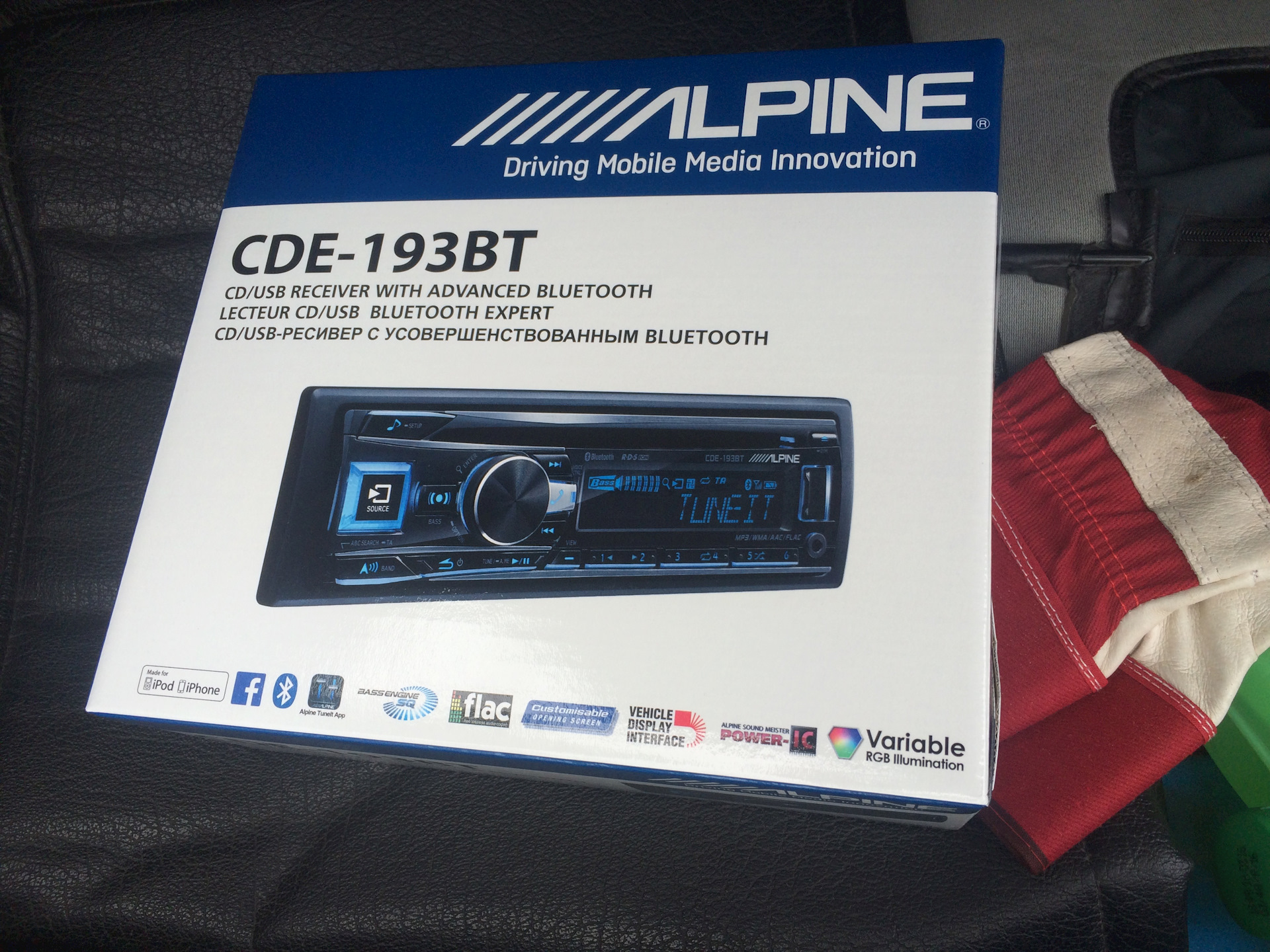 #6 Alpine CDE-193BT — Volkswagen Golf Cabriolet Mk3, 2 л, 1997 года ...