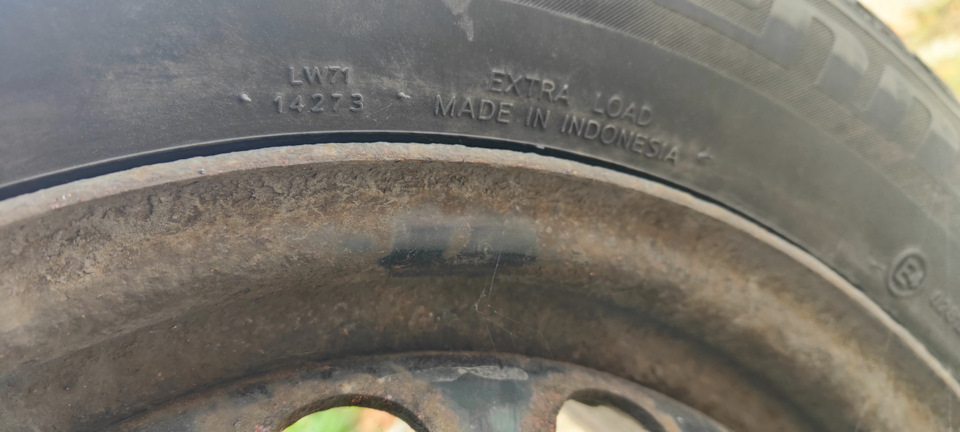 Шины зимние шипованные 215/60 R16, штампованные диски Mercedes 6,5Jx16 ...