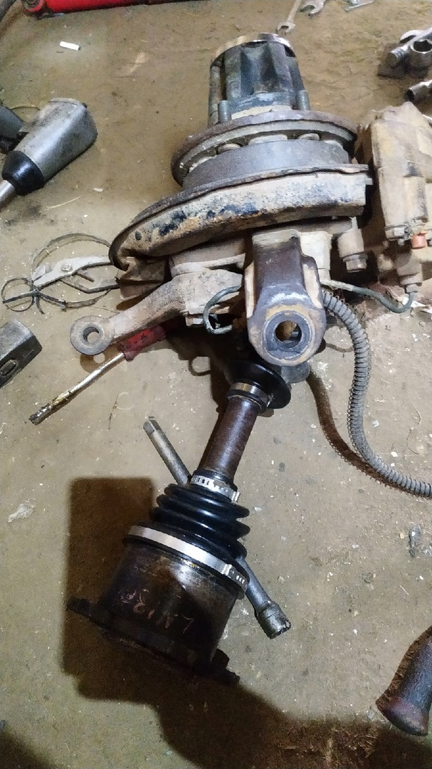 Шаровые, сайлентблоки в передние рычаги, втулки привода и сальники ...