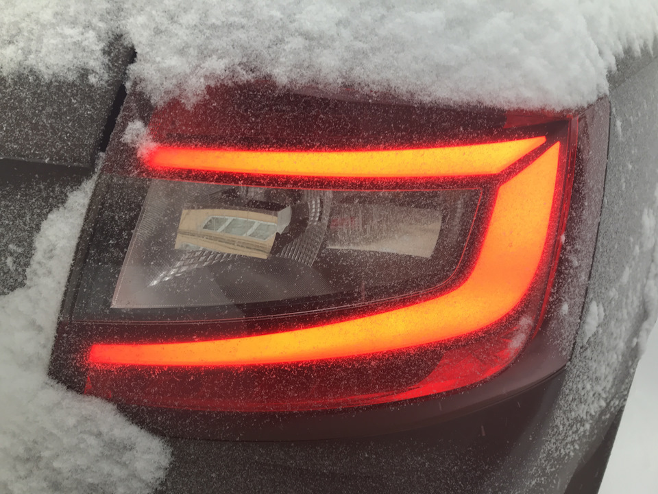 Установка задних фонарей — 5E5945711 и 5E5945712 — Skoda Octavia A7 Mk3 ...