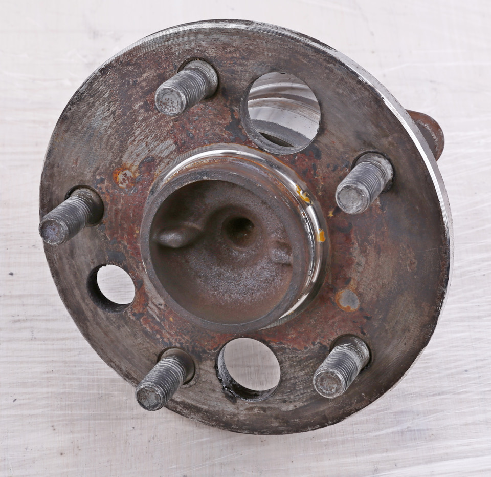 4241033040 TOYOTA LEXUS | Запчасти на DRIVE2