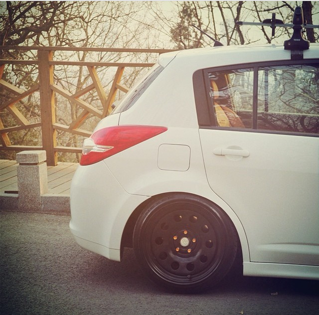 Axis 2 — stance — Nissan Tiida (1G), 1,6 л, 2011 года | фотография | DRIVE2