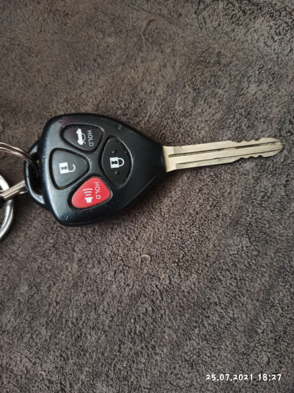 Ключ — Toyota Camry (XV40), 2,5 л, 2010 года | электроника | DRIVE2
