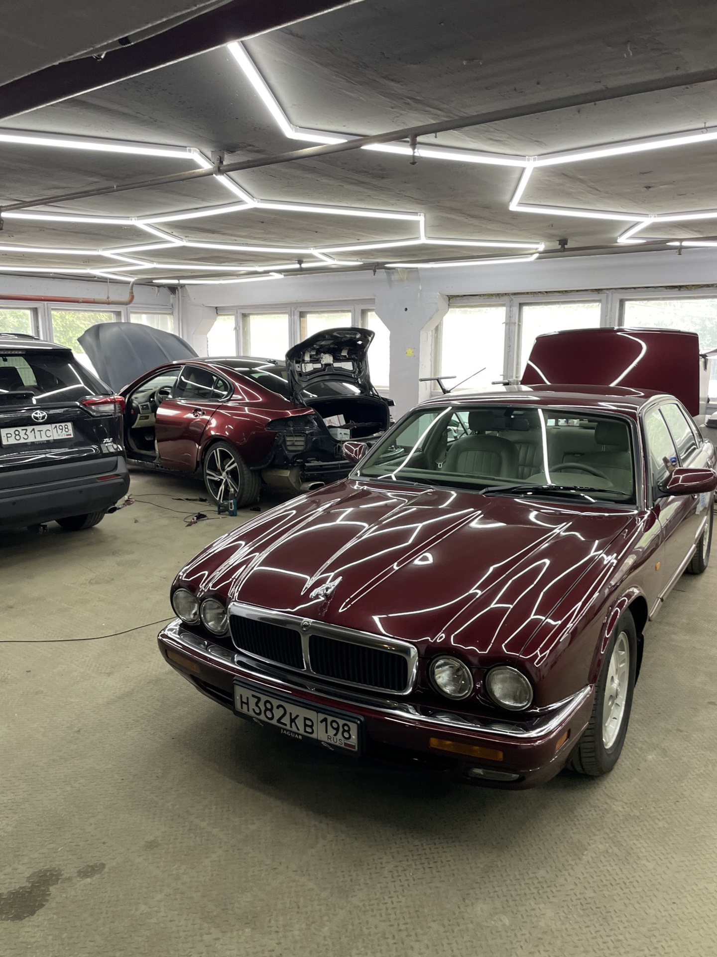 Подсветка длиною в год. — Jaguar XJ Mark 2, 4 л, 1997 года | визит на ...