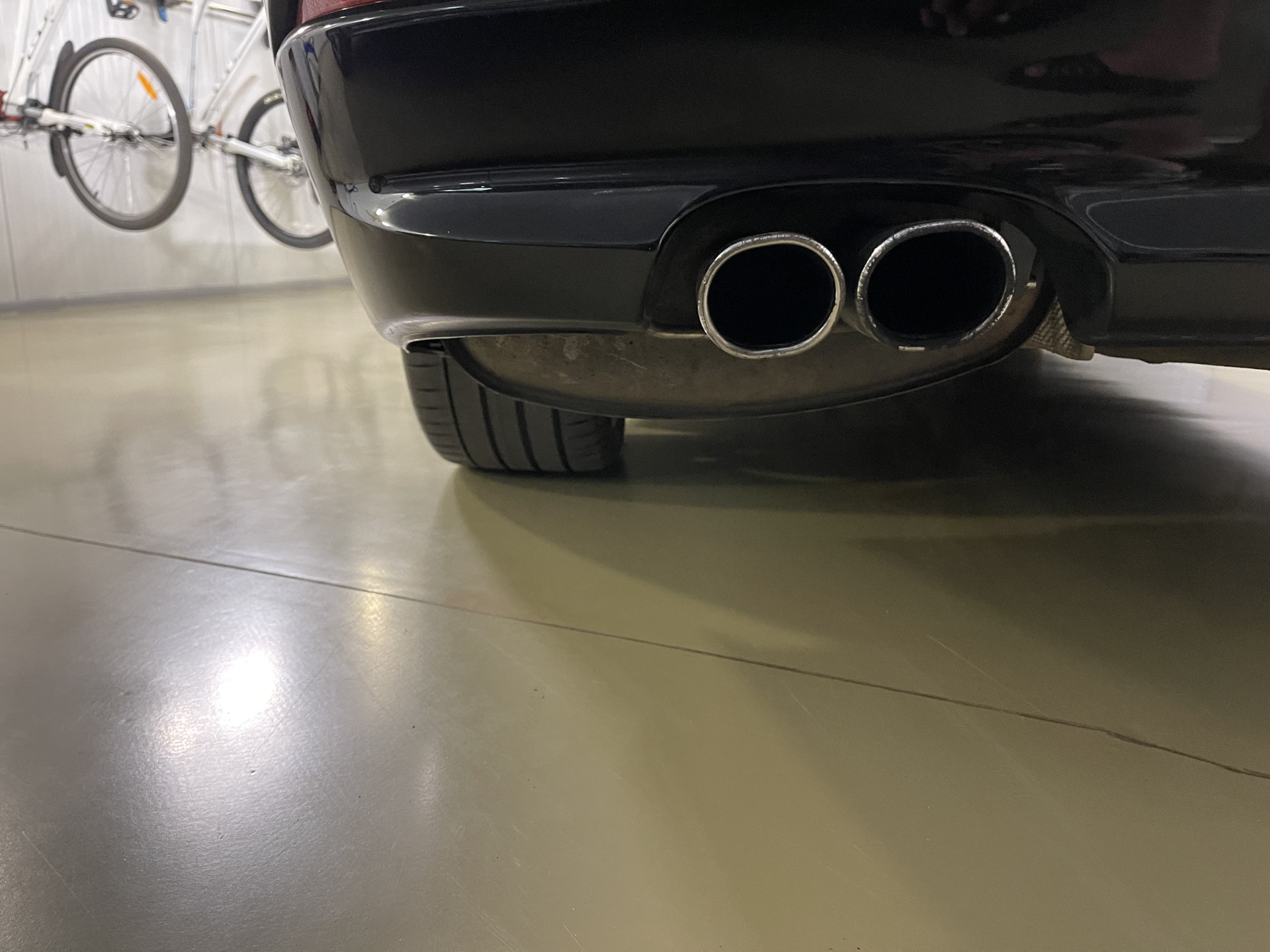 Замена насадок глушителя — BMW 5 series (E60), 3 л, 2008 года | просто ...