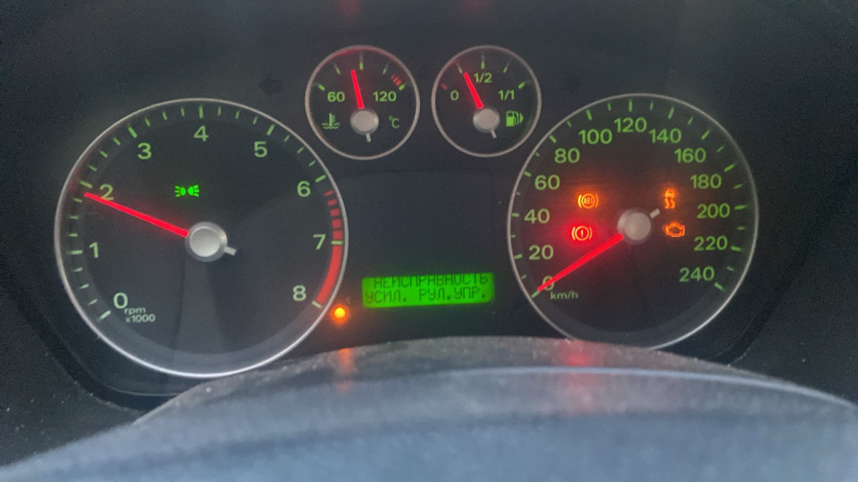 Букет ошибок с рулевой рейкой — Ford Focus Hatchback II, 1,8 л, 2006 ...