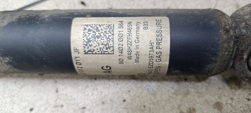 Замена задних амортизаторов — Volkswagen Passat B8, 1,6 л, 2019 года ...