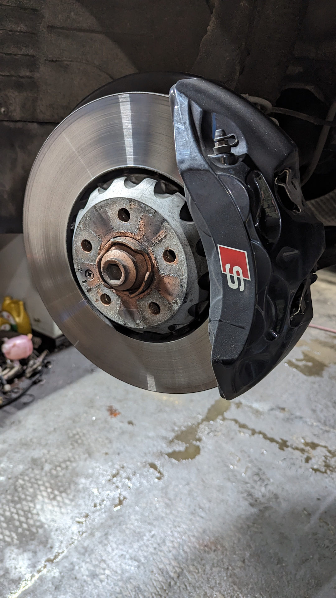 Замена задних амортизаторов + сезонная замена колодок)) — Audi Q5 (2G ...