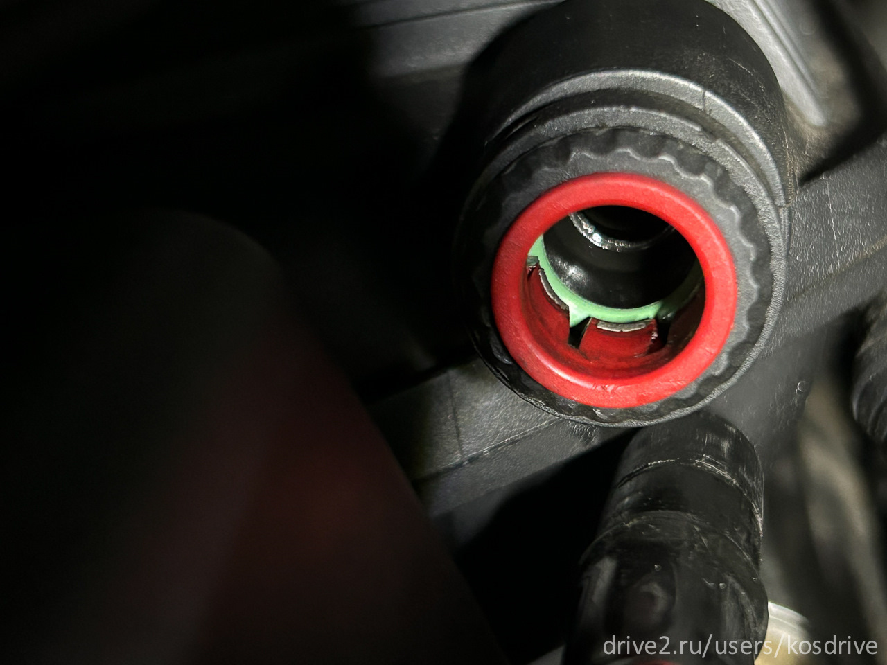 Замена всех прокладок впускного коллектора, злосчастный кронштейн ...