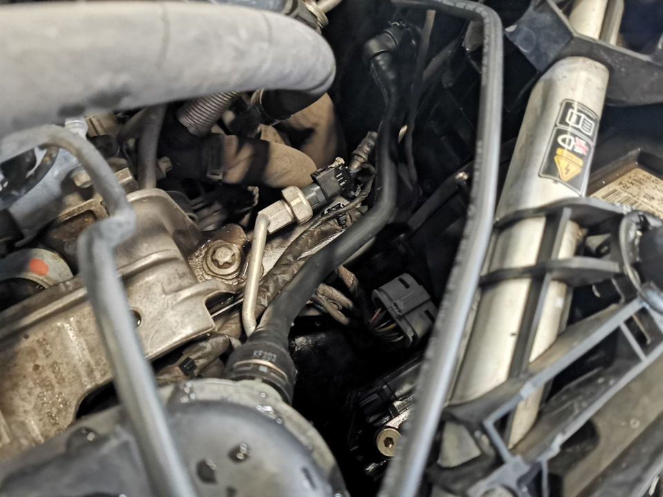 Замена трубки охлаждения — Mercedes-Benz B-Class (W246), 1,6 л, 2013 ...