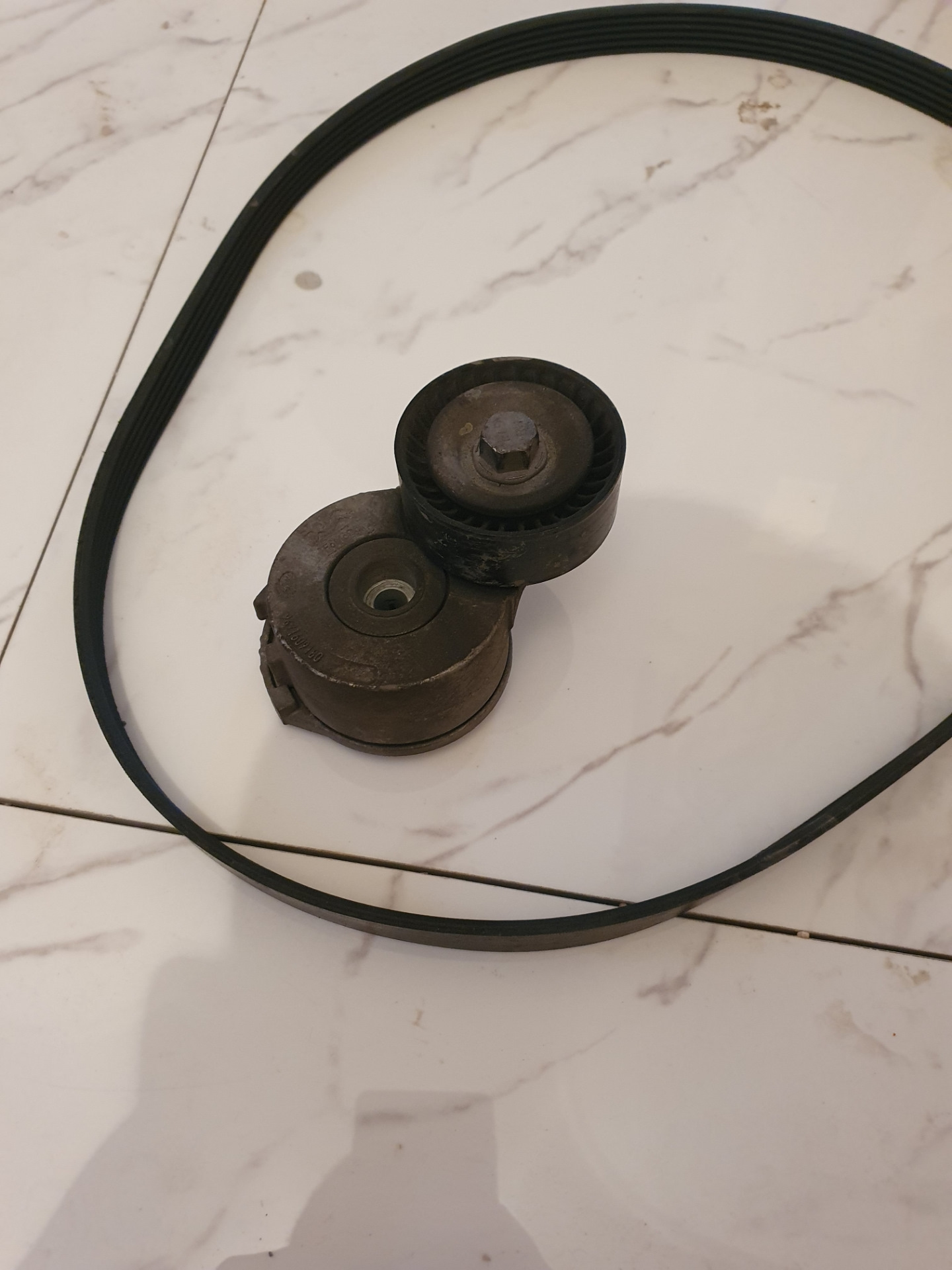 Заміна ремня та роліка генератора — Peugeot 508 SW (1G), 2 л, 2011 года ...