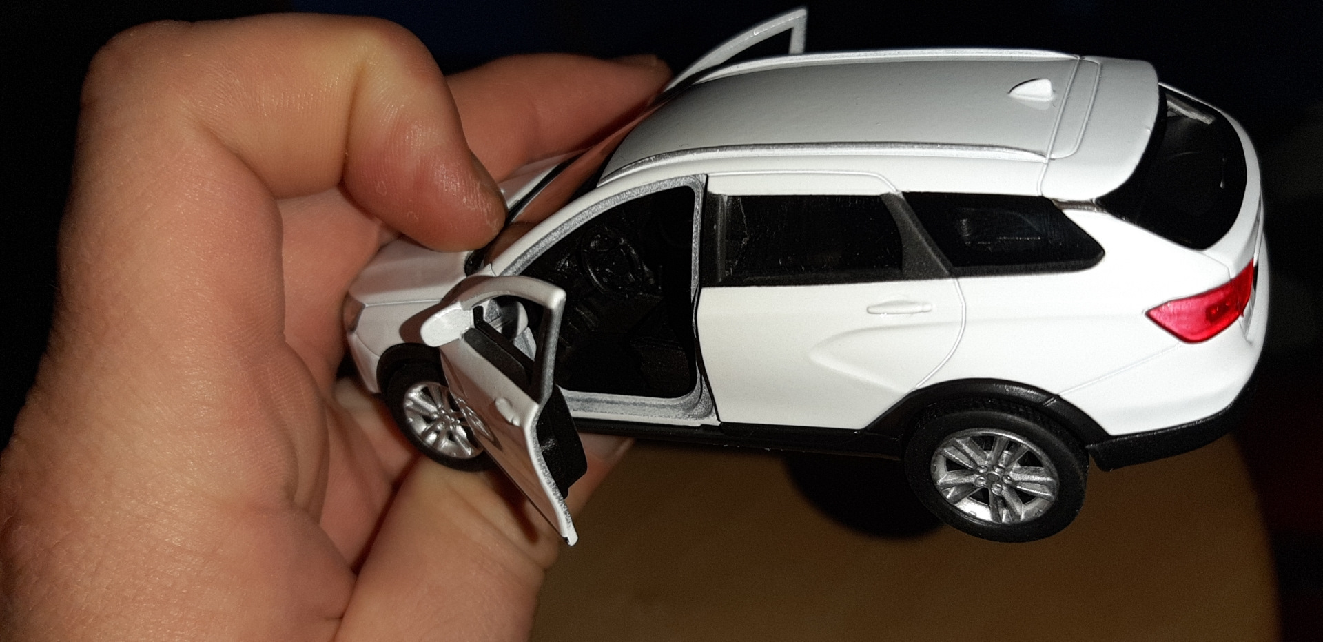 Хорошая копия Святого Патрика! — Lada Vesta SW Cross (1G), 1,8 л, 2018 года | аксессуары | DRIVE2