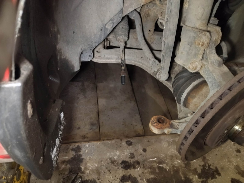 Замена рулевых наконечников — Opel Astra H, 1,8 л, 2008 года | плановое ...