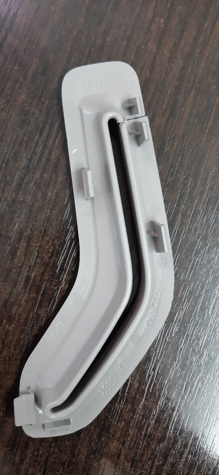 39885874 Направляющая ремня безопастности Volvo | Запчасти на DRIVE2