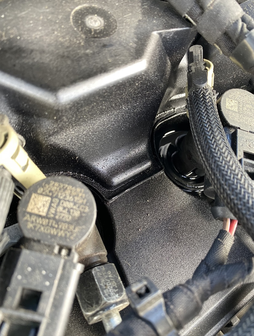 Устранение течи масла. Замена клапанной крышки на моторе CXXB ...