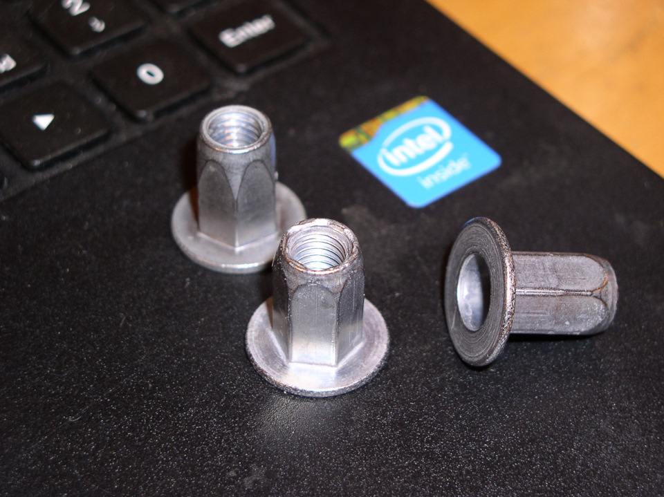 Замена резьбовых заклепок М8 крепления защиты картера — Opel Zafira A ...