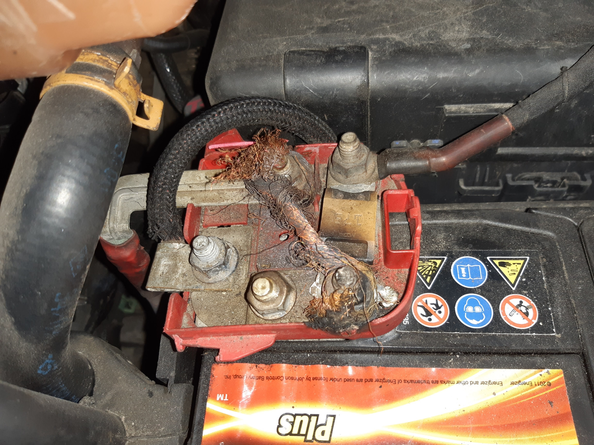 с заморозками пришли и проблемы 1. клеммы аккумулятора — Renault Espace ...