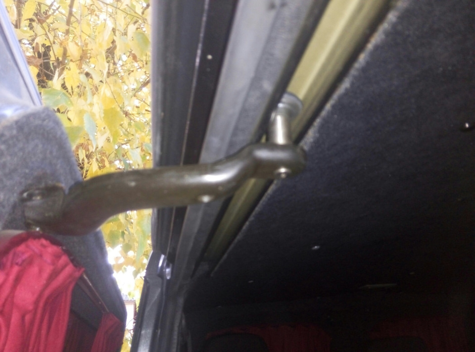 Замена верхнего ролика боковой двери — Opel Vivaro (1G), 1,9 л, 2001 ...