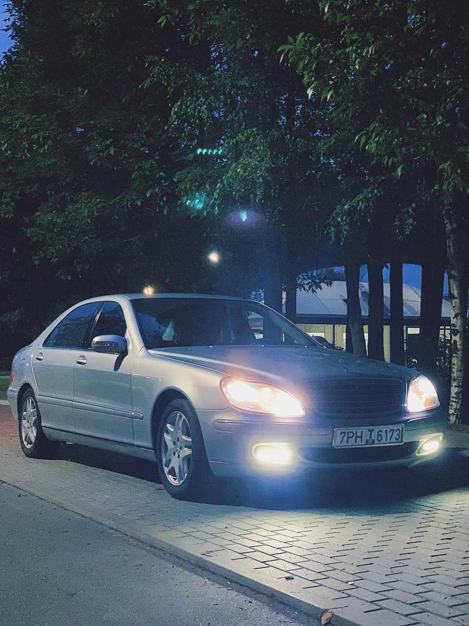 Защитный пластик ковролина — Lada Гранта (2G) FL, 1,6 л, 2020 года ...