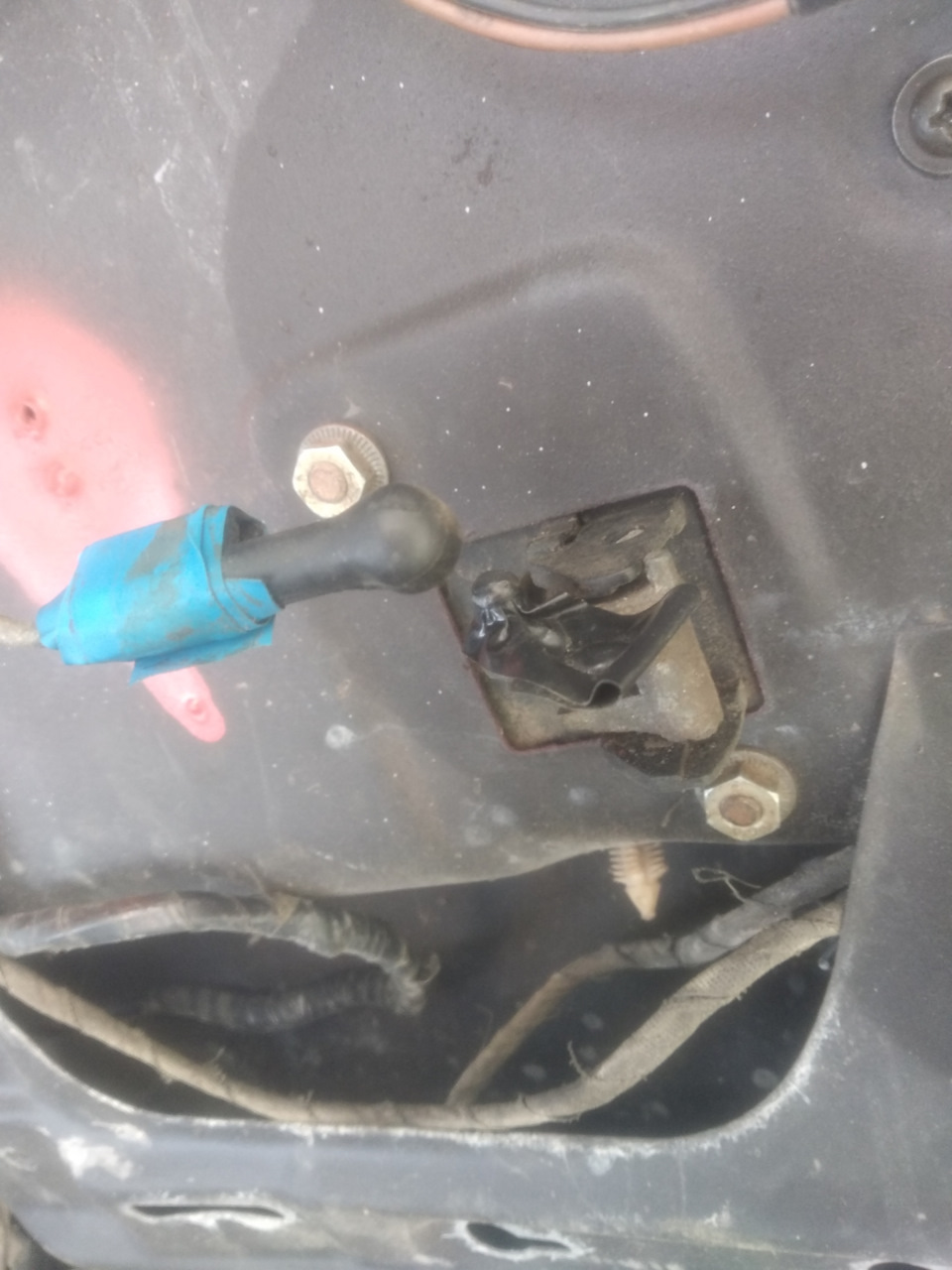 Кнопка багажника — Volkswagen Passat Variant (B3), 1,8 л, 1991 года ...