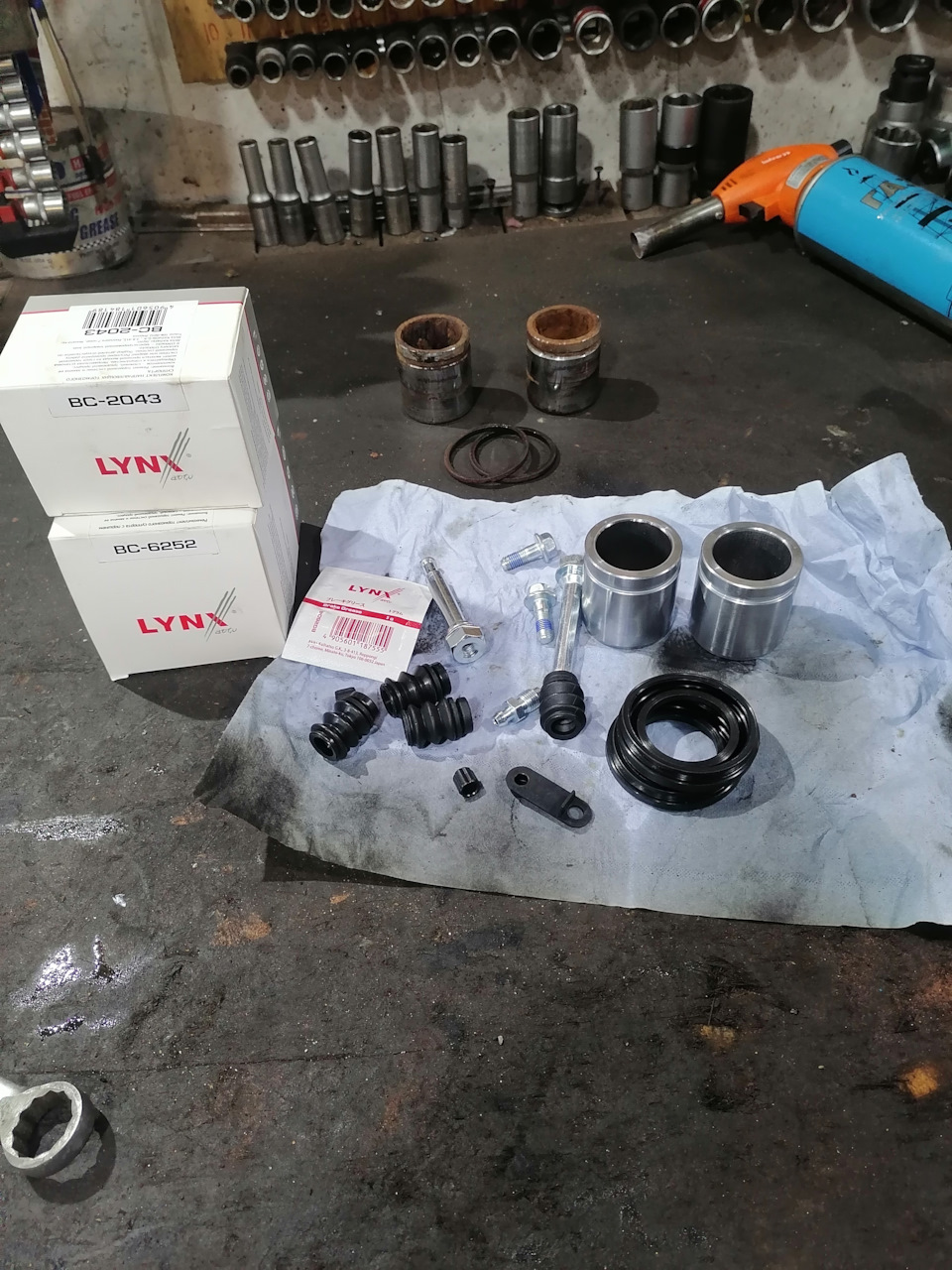 BC6252 Ремкомплект тормозного суппорта с поршнем переднего (поршень Ø ...