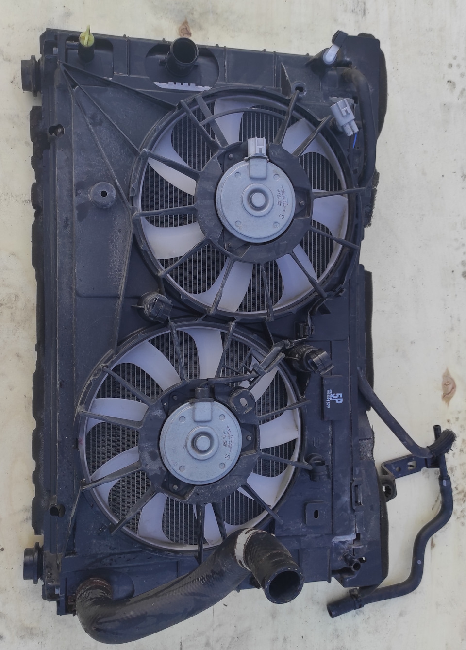 Радиаторы с диффузором 16400-37230 Toyota Prius ZVW30 c распила — ZapVl ...