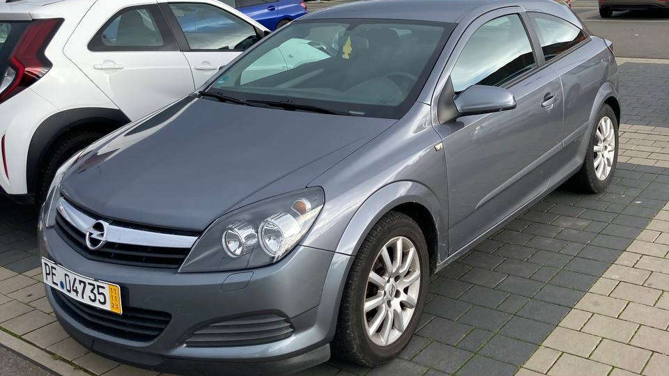 Opel Astra H GTC 1.6 бензиновый 2006 | серебристый хэтчбек 1.6 на DRIVE2