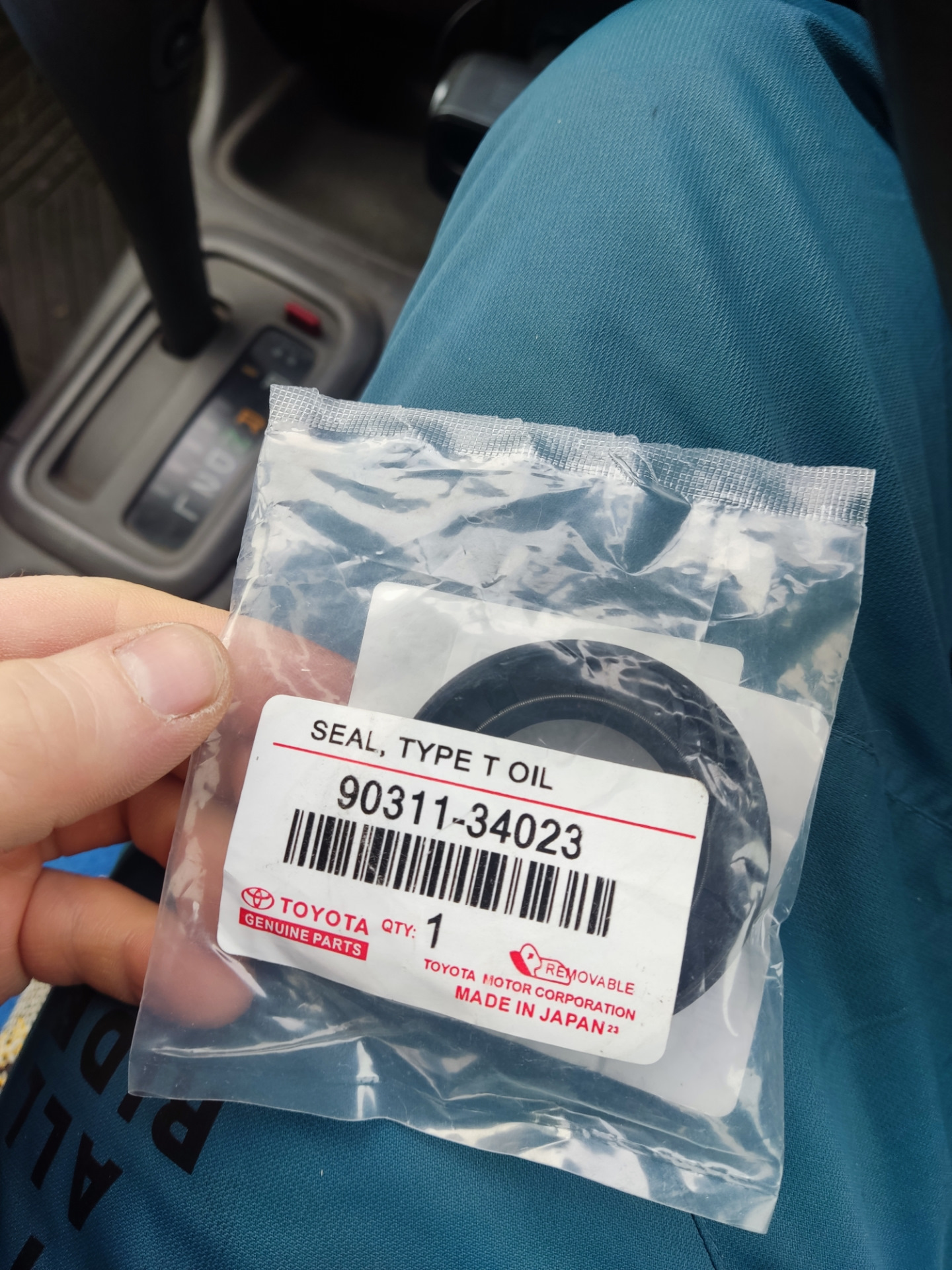 Замена сальника привода. — Toyota Corolla (100), 1,5 л, 1998 года ...