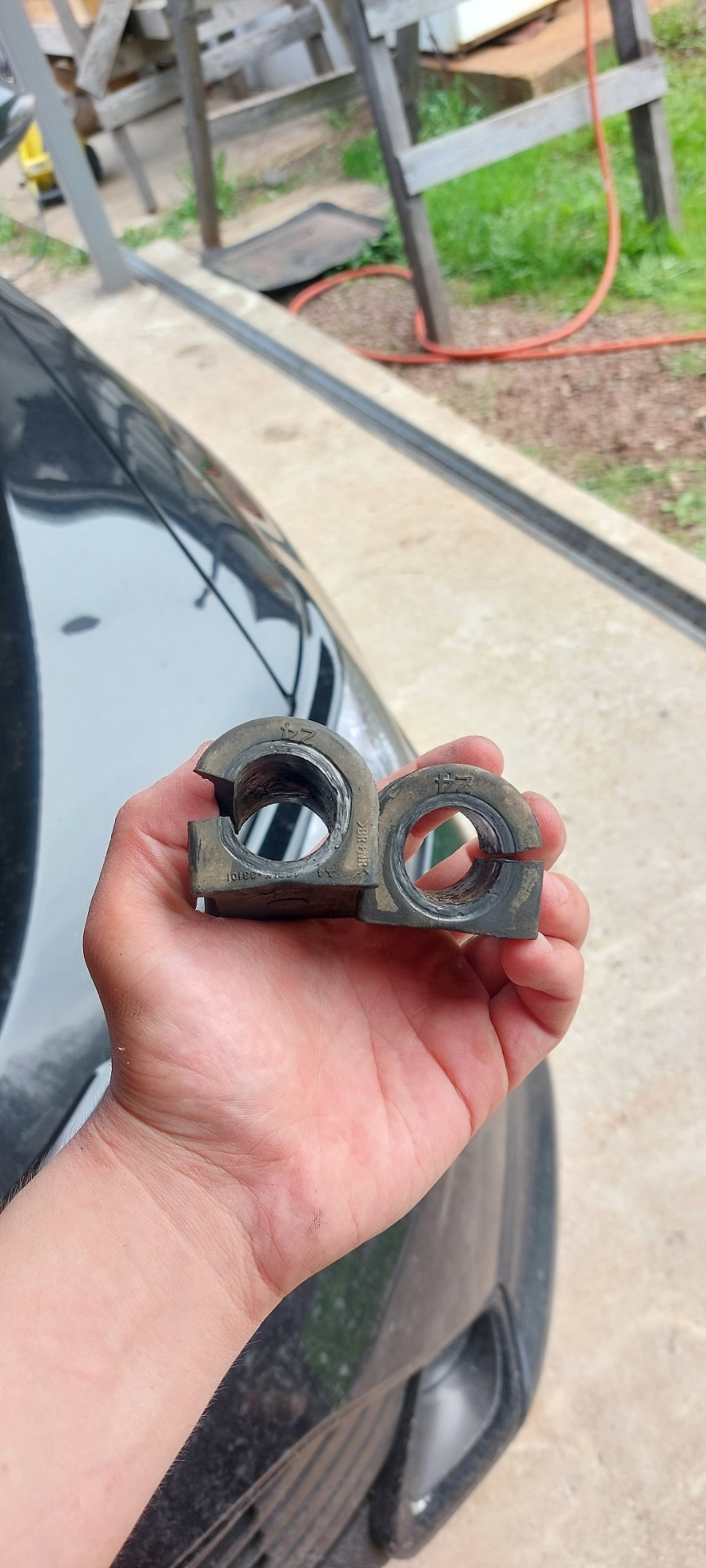 34) замена передних втулок стабилизатора — Toyota Camry (XV50), 2,5 л ...