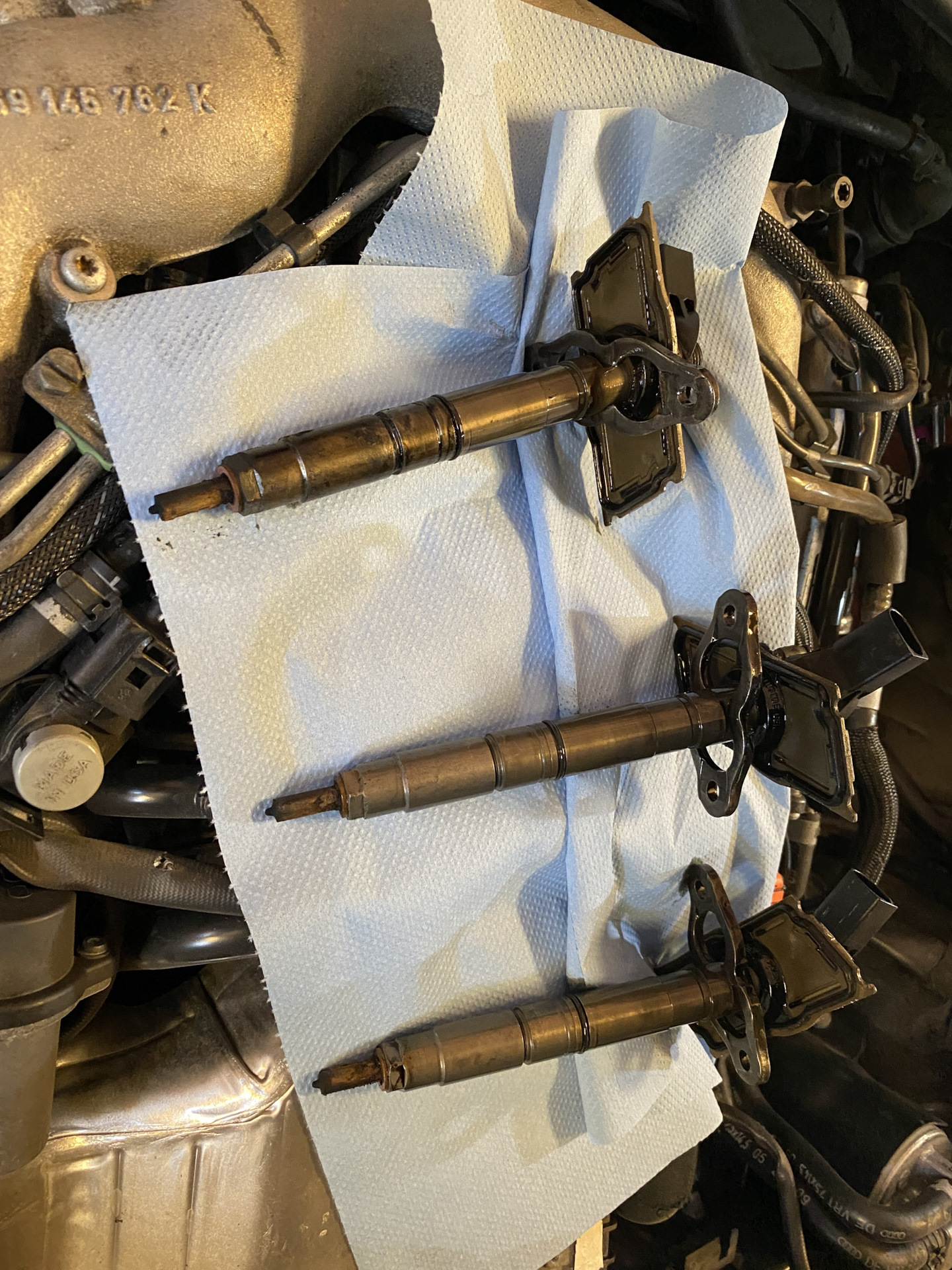 Замена крышек, колец форсунок — Audi A6 (C6), 3 л, 2010 года | визит на ...