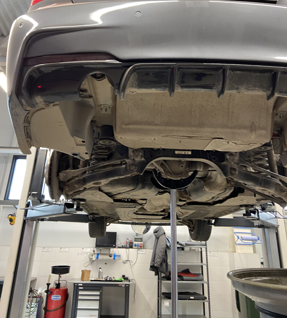 Замена сальников заднего редуктора — BMW 3 series (F30), 2 л, 2015 года ...