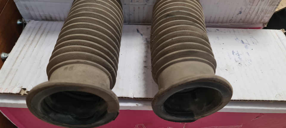 Пыльники и отбойники передних амортизаторов GM 13257840 / 13356026 на ...