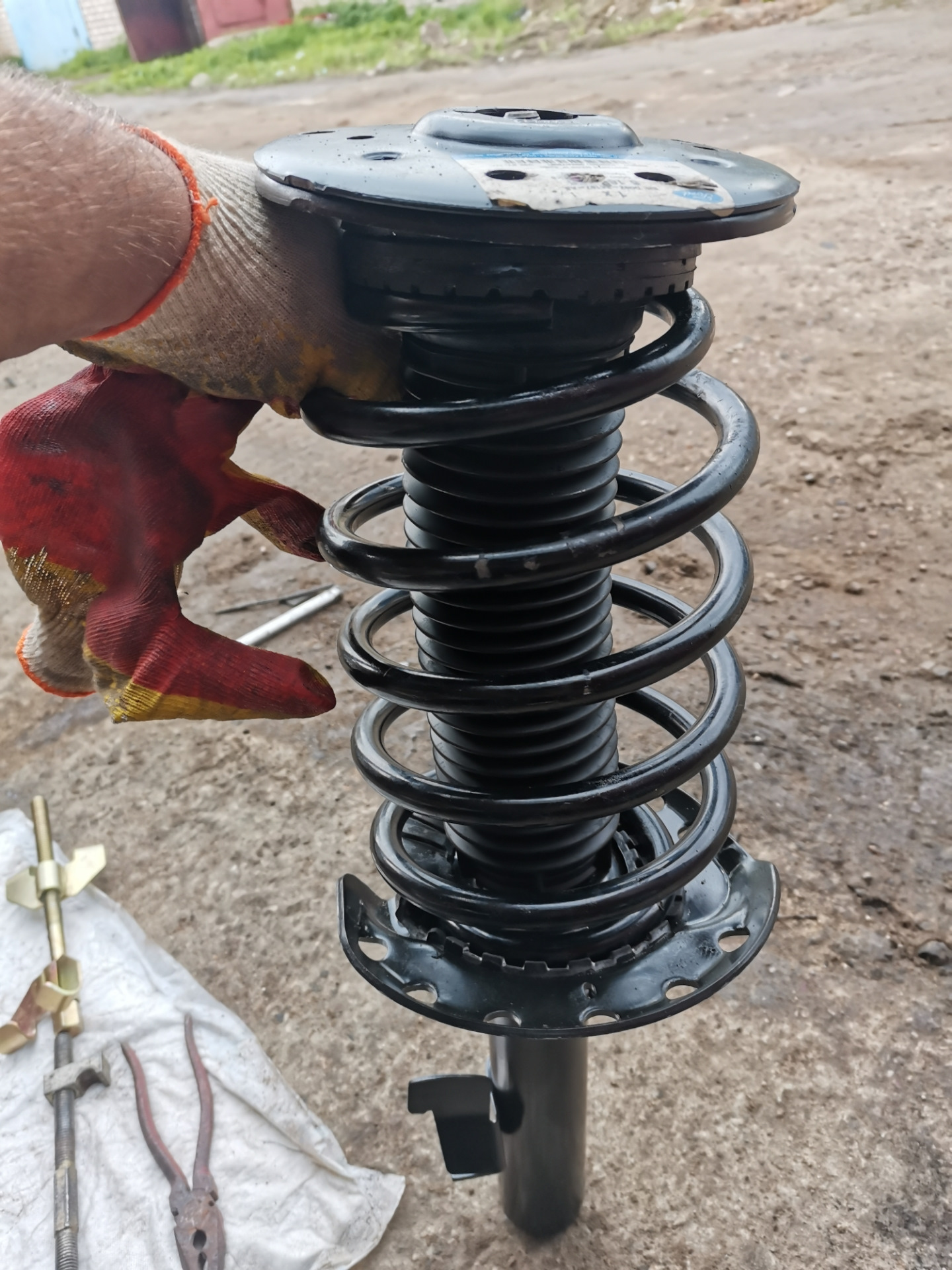 Замена передних амортизаторов и пружин — Volvo S80 (2G), 2,5 л, 2013 ...