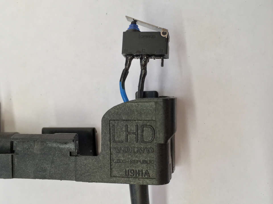 Замена в замке капота 31356007 микрика на OMRON D2HW-A211D — Volvo XC70 ...
