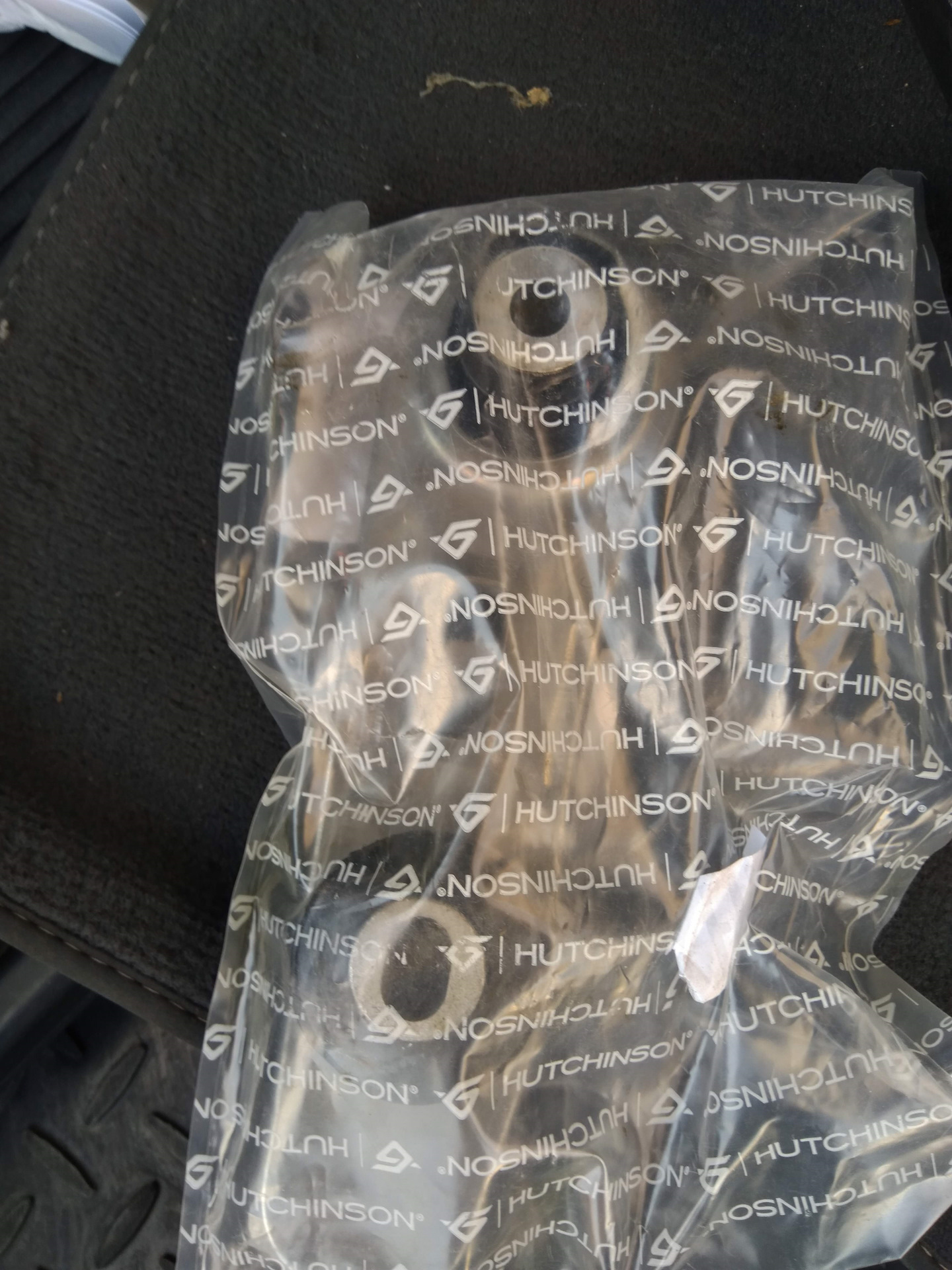 Замена верхней и нижней опоры двигателя — Renault Laguna III, 2 л, 2008 ...