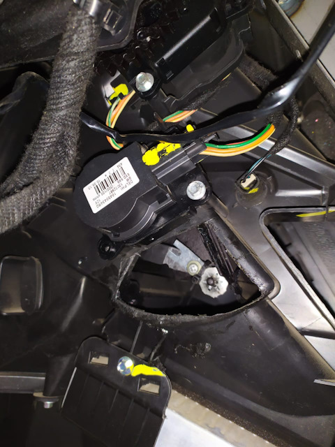 13372987 Электродвигатель заслонки отопителя, 10Вт GM | Запчасти на DRIVE2