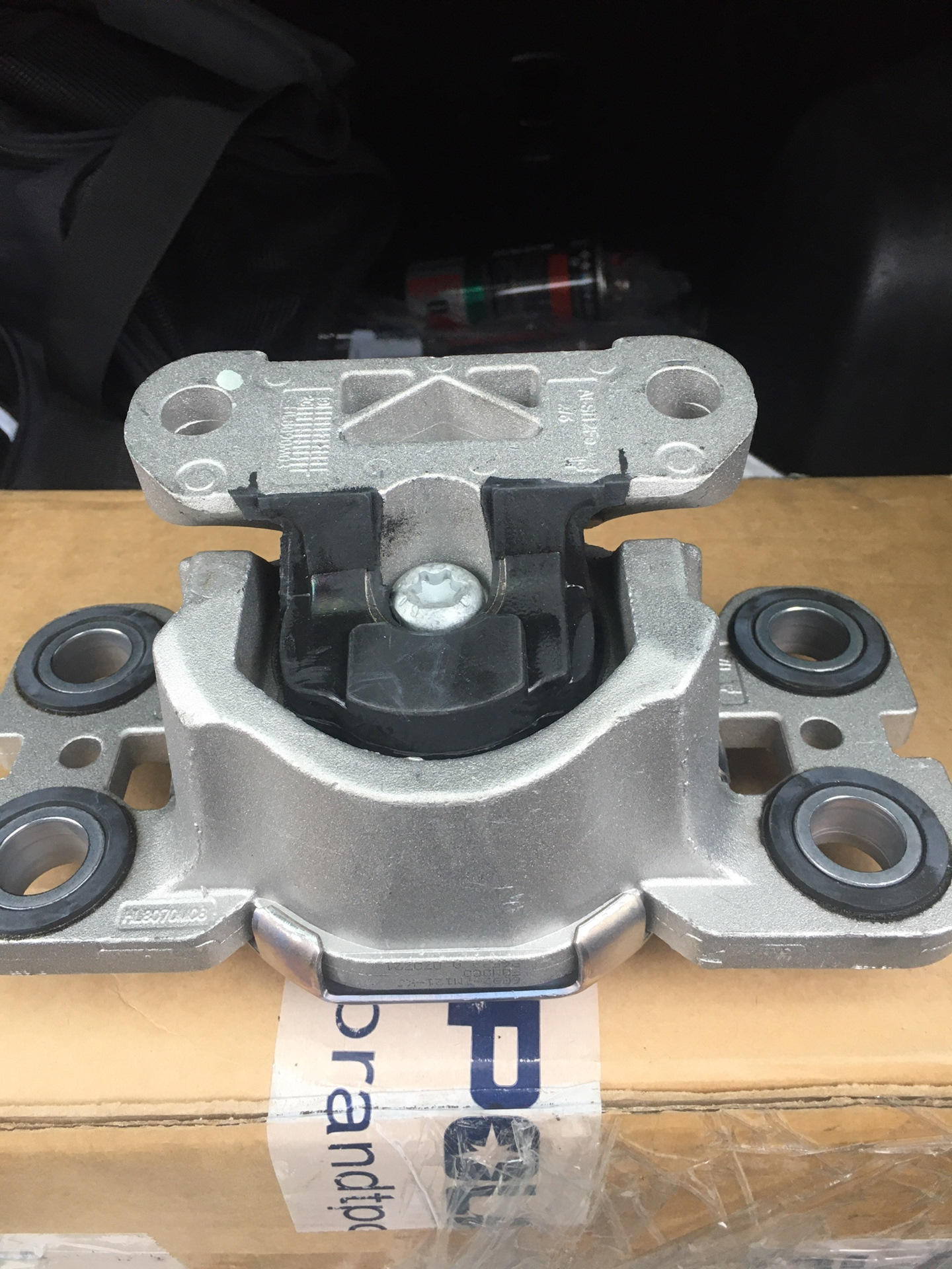 Опоры двигателя — Land Rover Freelander 2 (L359), 2,2 л, 2013 года ...