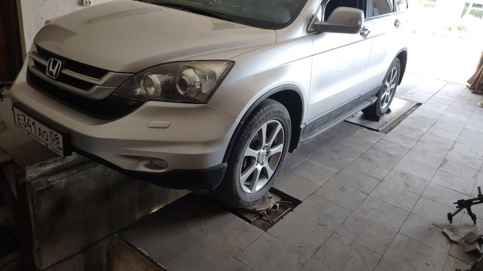 Стойки стабилизатора, наконечники рулевой рейки — Honda CR-V (RE), 2 л, 2011 года | визит на ...