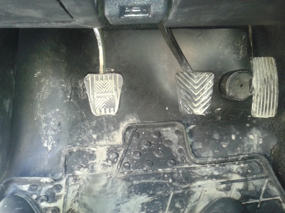 Накладки на педали — Mitsubishi Pajero (4G), 3 л, 2011 года ...