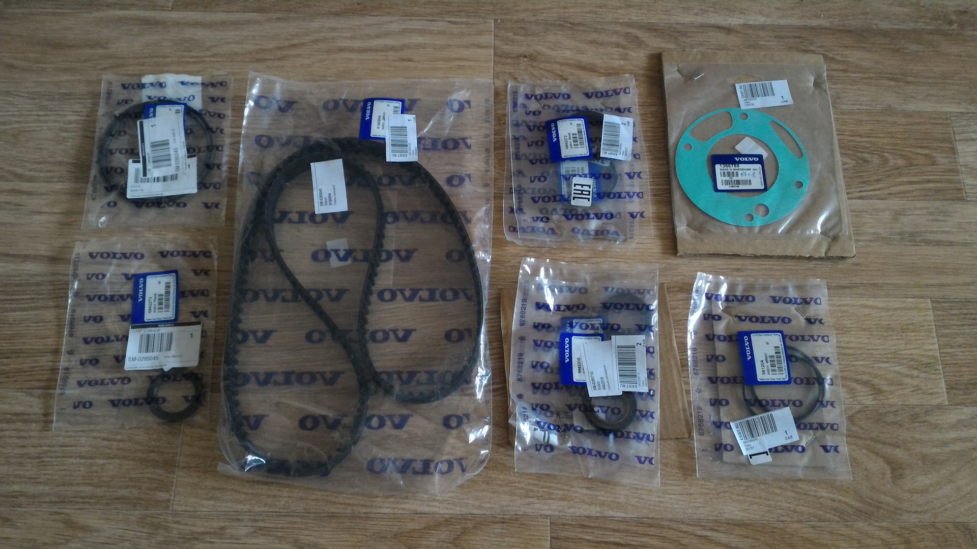 Прокладки, сальники и ремень — Volvo 850, 2,3 л, 1995 года | запчасти ...