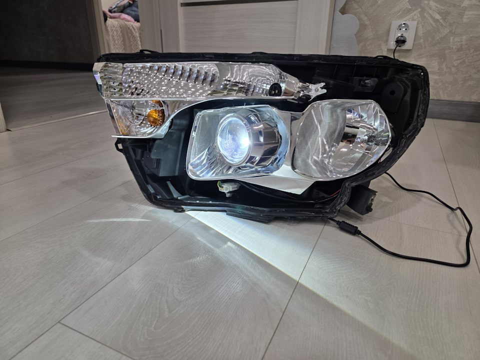 Bi-Led линзы в фары Vesta — Lada Vesta SW Cross (1G), 1,6 л, 2022 года | тюнинг | DRIVE2