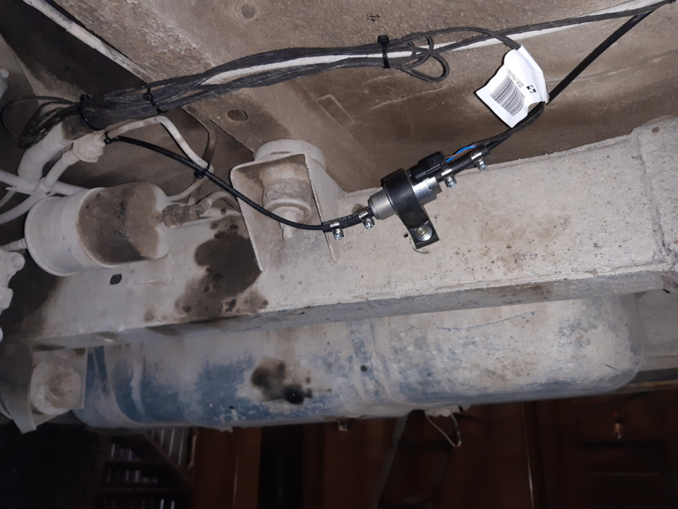 Установка фена Webasto 2000st бензин — УАЗ Patriot, 2,7 л, 2011 года ...