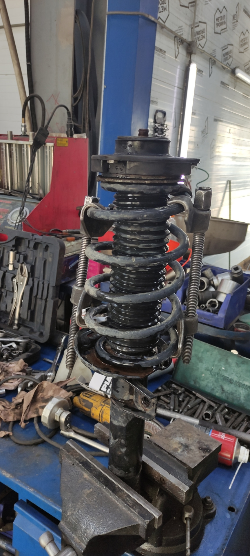 Стук, хруст в подвеске. — Volkswagen Passat (US) (1G), 1,8 л, 2016 года ...