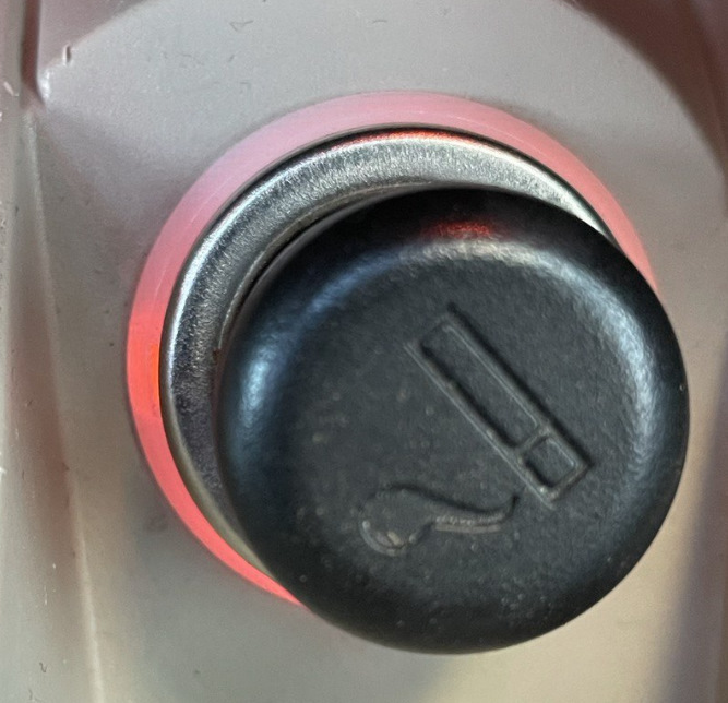 Штатная подсветка прикуривателя — Mitsubishi Lancer X, 2,4 л, 2007 года ...