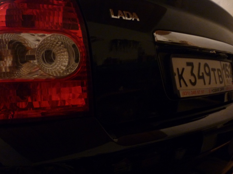 Убрал значок LADA на двери задка и дворник. — Lada Приора хэтчбек, 2011 ...